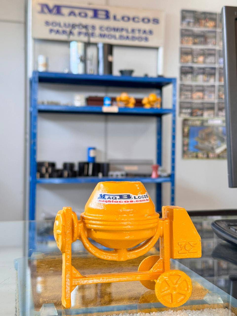 Mini betoneira, mini blocos de concreto, miniaturas construção civil